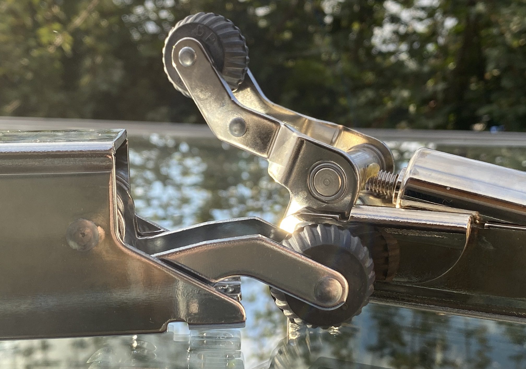Door Checks - Door Closing Solutions - Dictator Engineering
